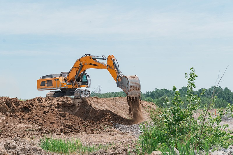 Modern Construction News News Komatsu’s Largest Hydraulic Mining ...